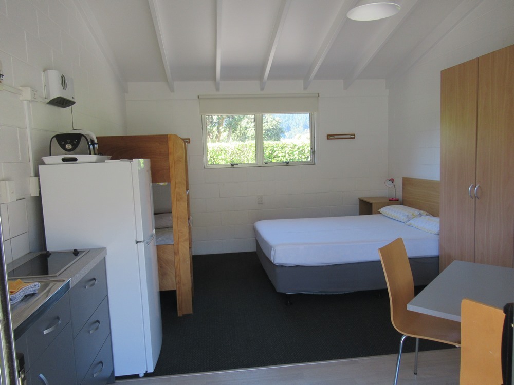 Holiday accommodation Kapiti, Cabins Paekakariki Wellington